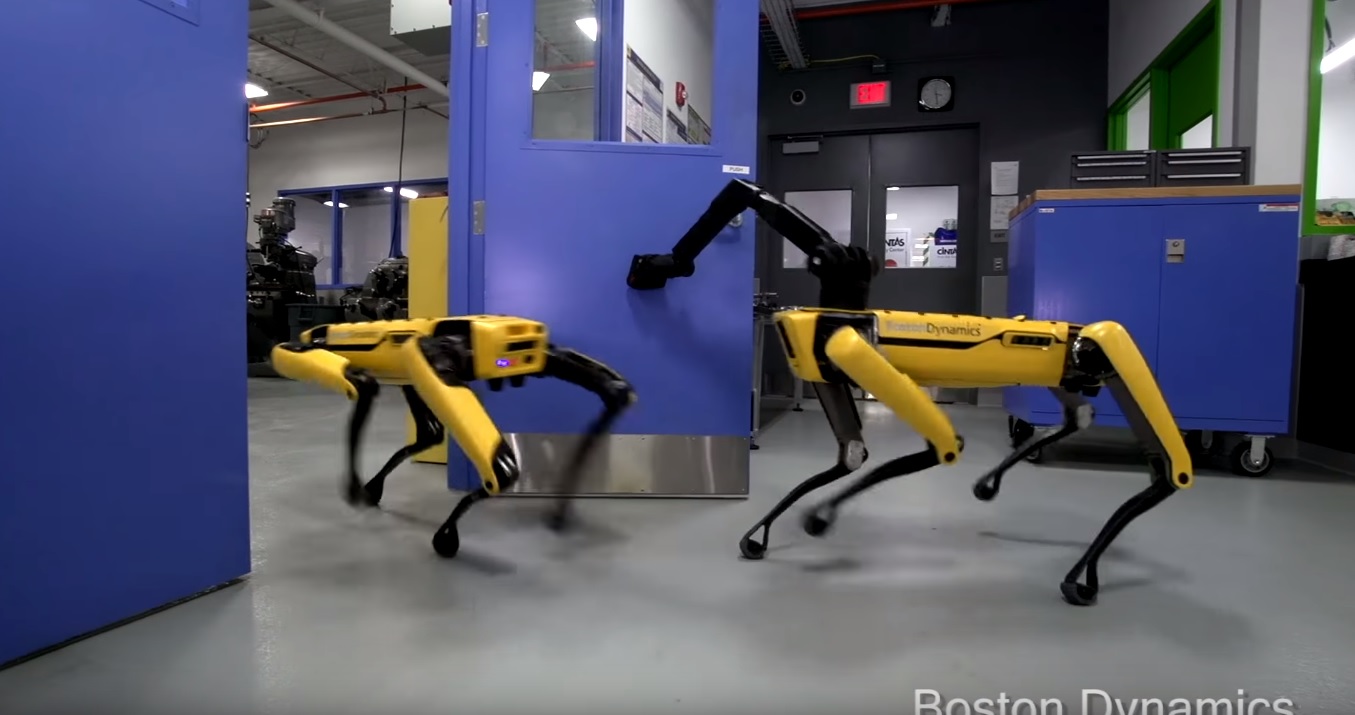 Black Mirror v reálnom svete: Tento robotický pes vie otvárať dvere ...