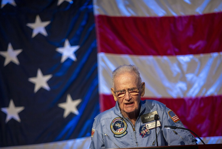 Zomrel americký astronaut Don Lind. Na svoj let do vesmíru čakal ...