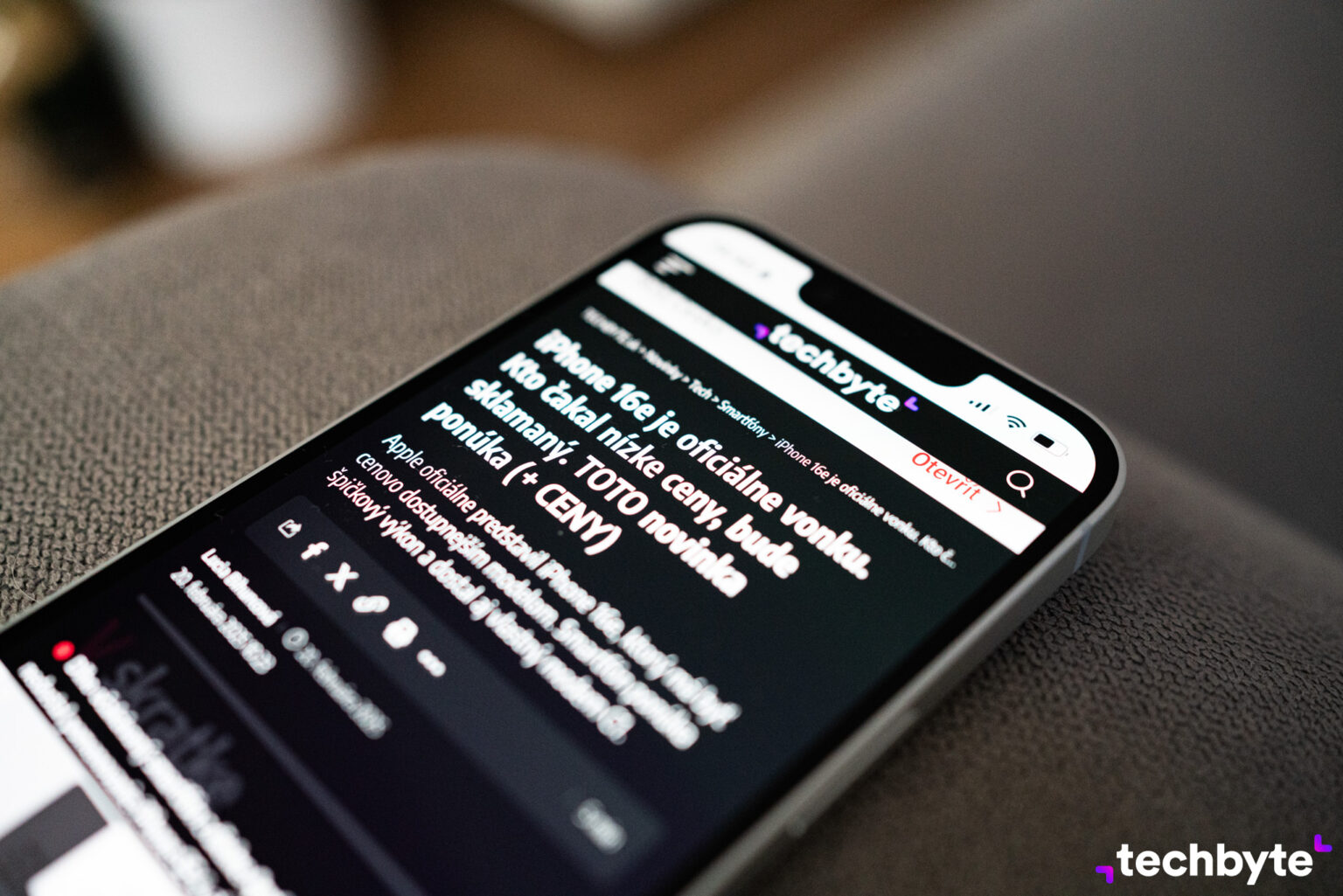 RECENZIA Apple iPhone 16e: Vysoký výkon aj dlhá výdrž, no za cenu len ...